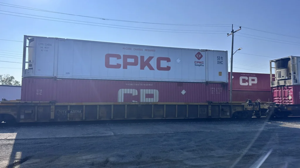 Nine rail cars leave the tracks near Raith - Your Kenora