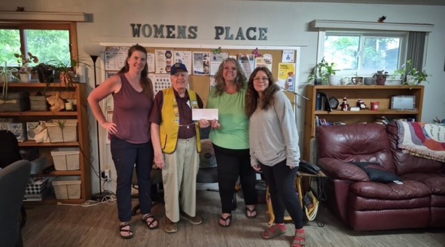 Lion's club donates to Women's Place - Your Kenora